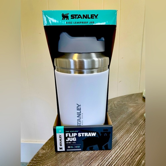 Stanley | Dining | Stanley Go Iceflow Flip Straw Jug 64oz | Poshmark